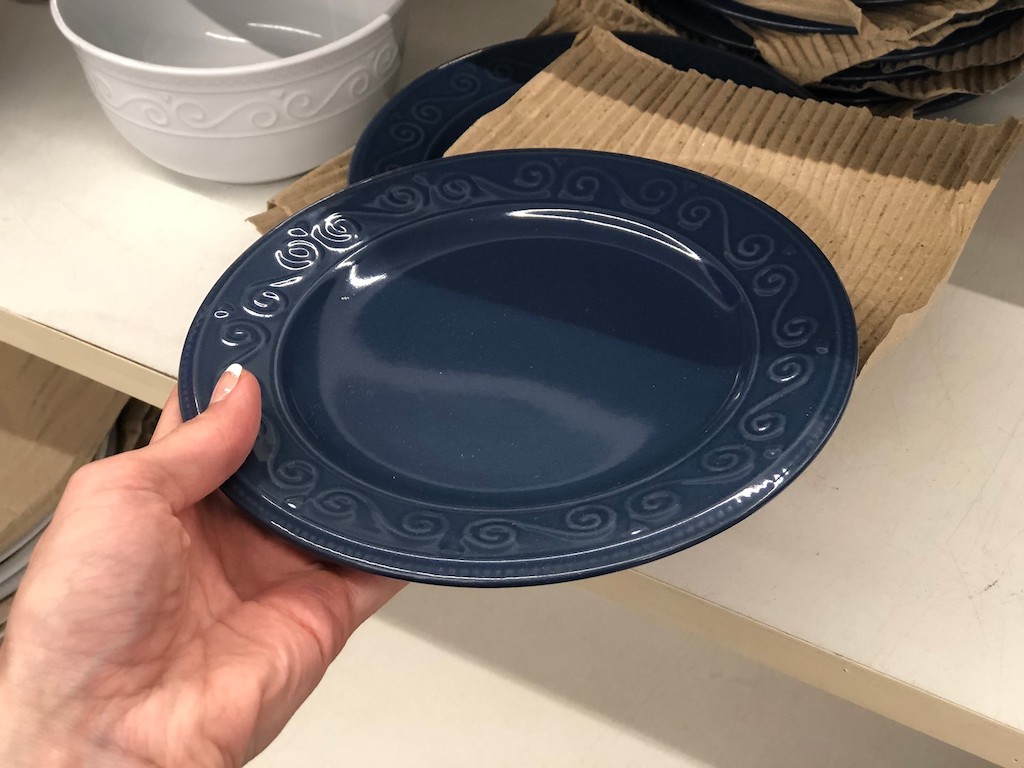 You Won't Believe These Dinnerware Items Cost Just $1 at Dollar Tree